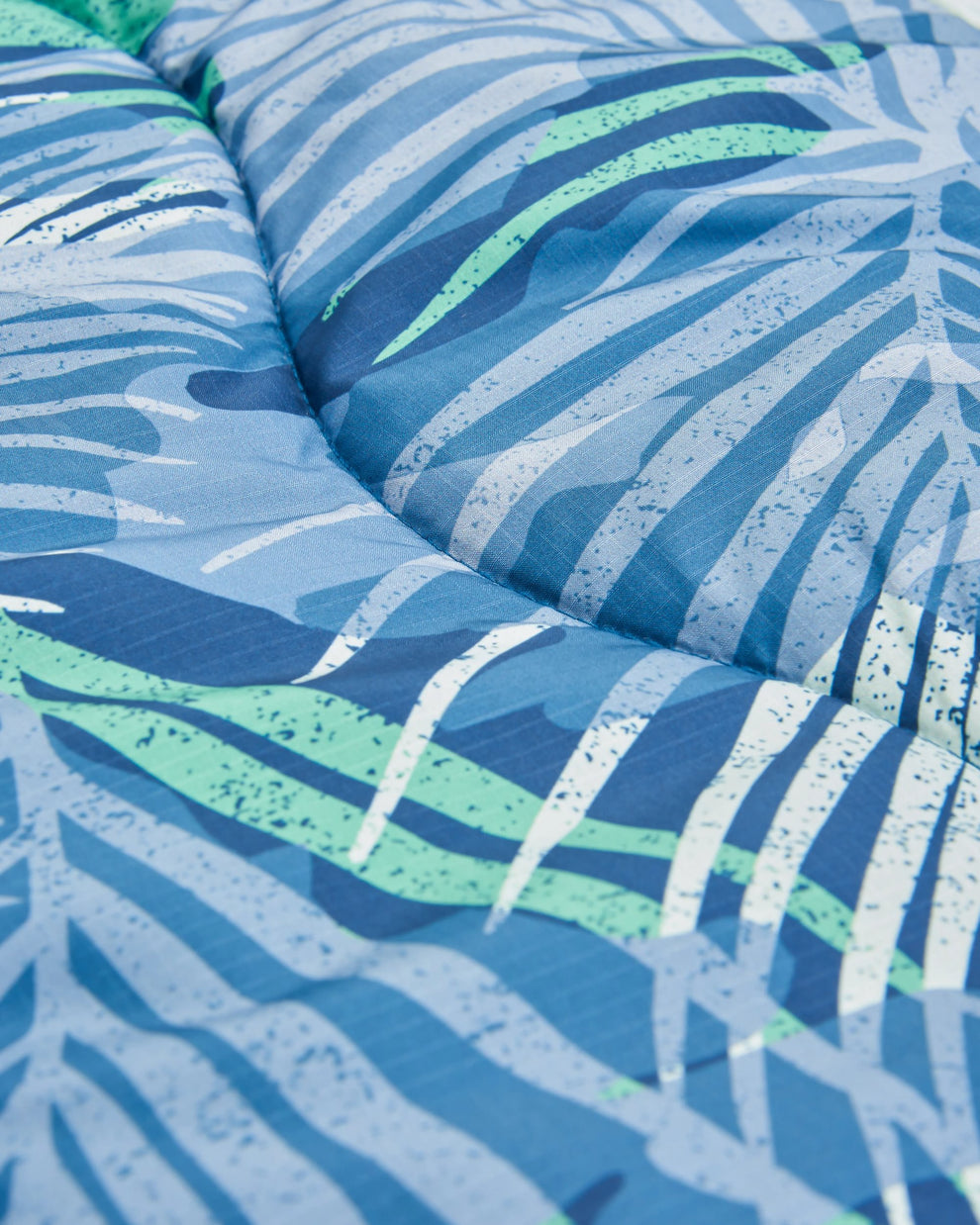 Van Recycled Ripstop Blanket Palm Camo Moonlight – Passenger