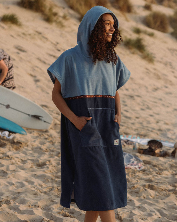 Women's Change Robes & Ponchos | Passenger
