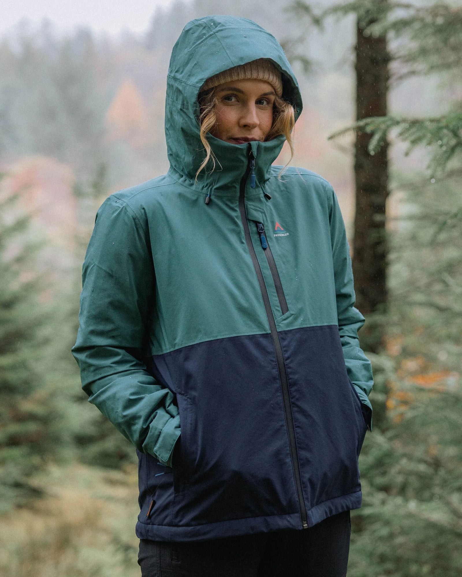 Elevate Insulated Waterproof Jacket Deep Ocean/Rich Navy – Passenger