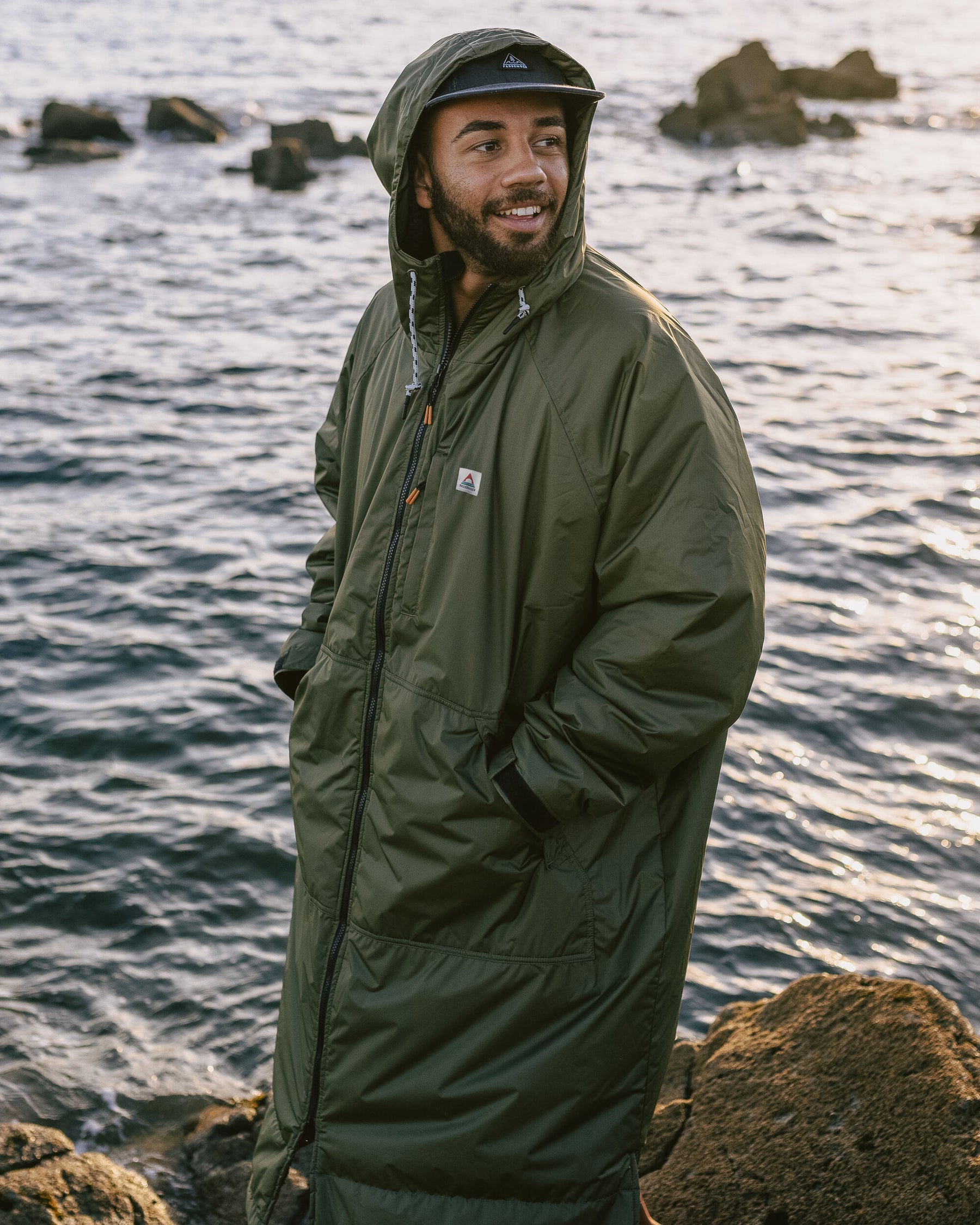 Waves Sherpa Lined Changing Robe Khaki – Passenger