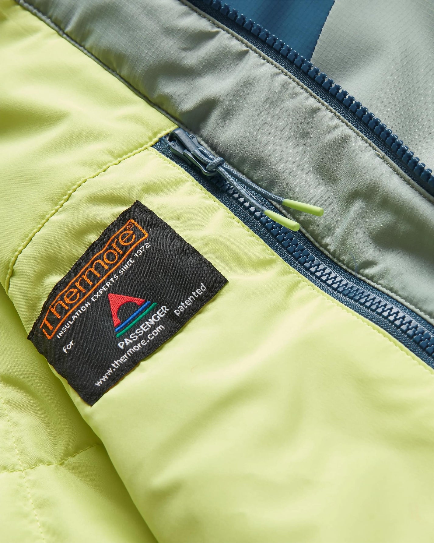 Daybreak Lightweight Recycled Thermore® Insulated Jacket Pistachio/Blue ...