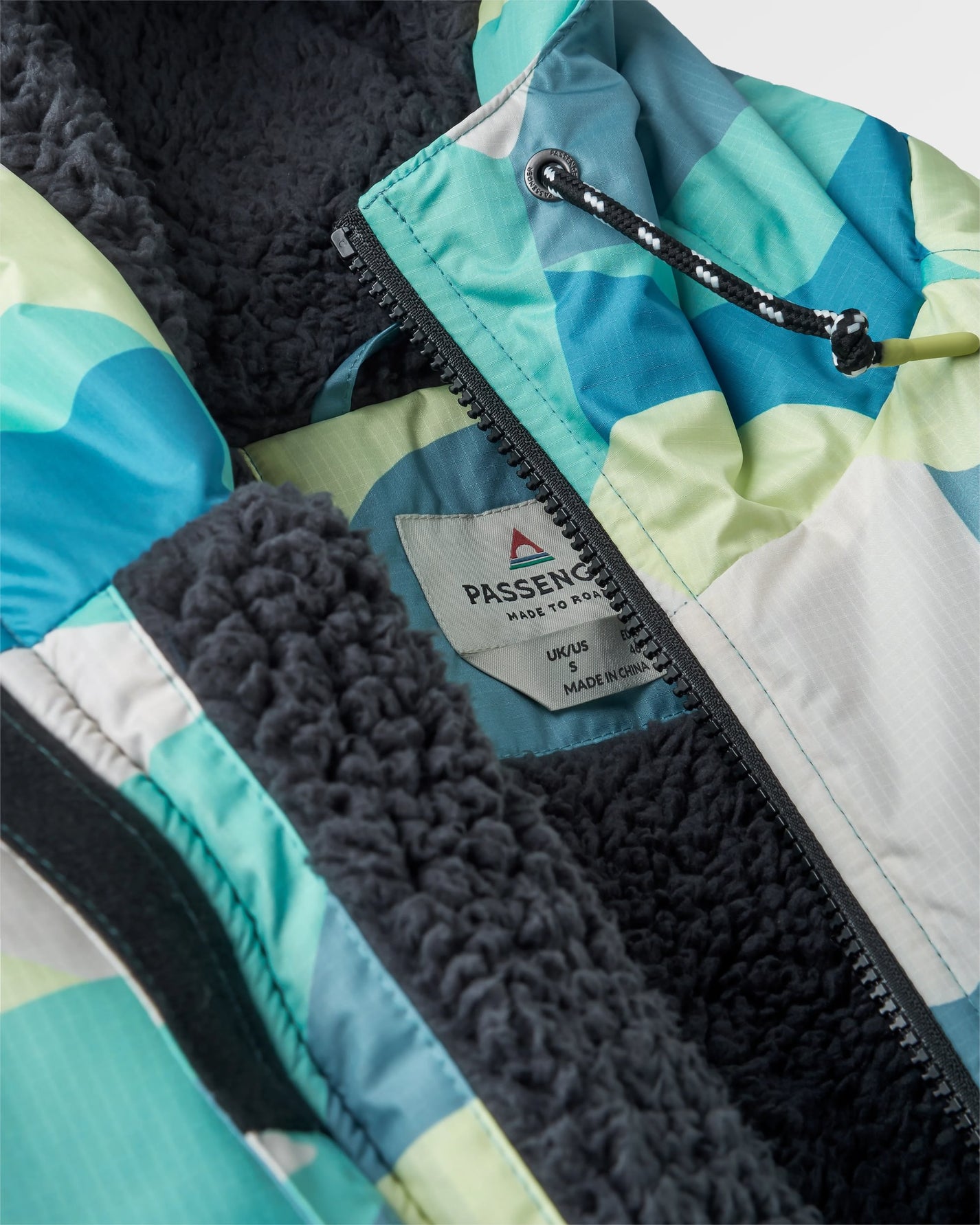 Waves Recycled Sherpa Lined Changing Robe Vista Patchwork Aqua – Passenger