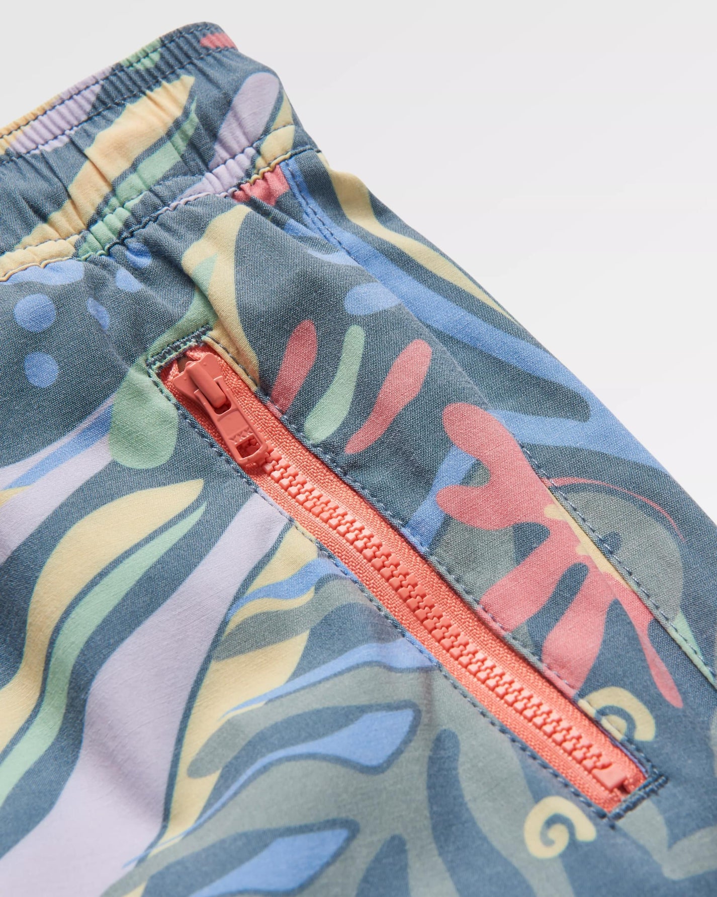 Way Out All Purpose Short Abstract Seaweed Tidal Blue – Passenger