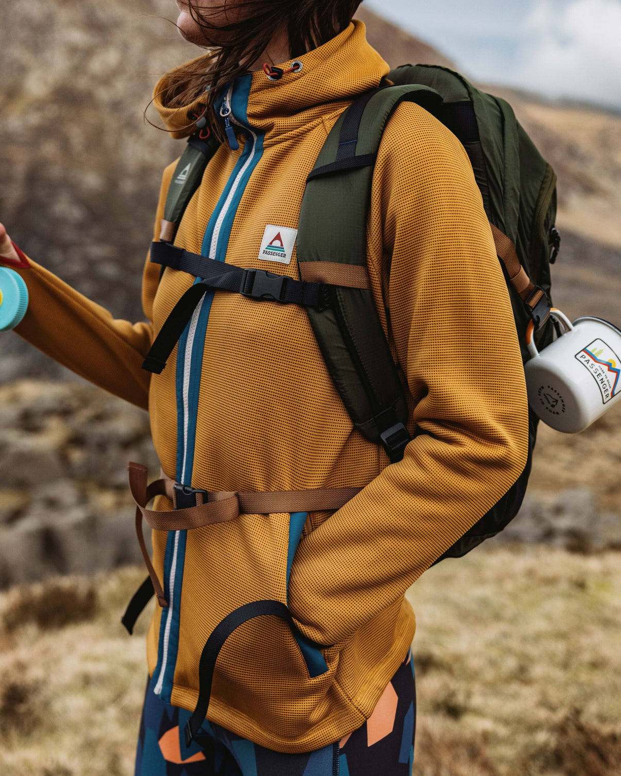 Slope Hooded Recycled Fleece Dusty Ochre – Passenger