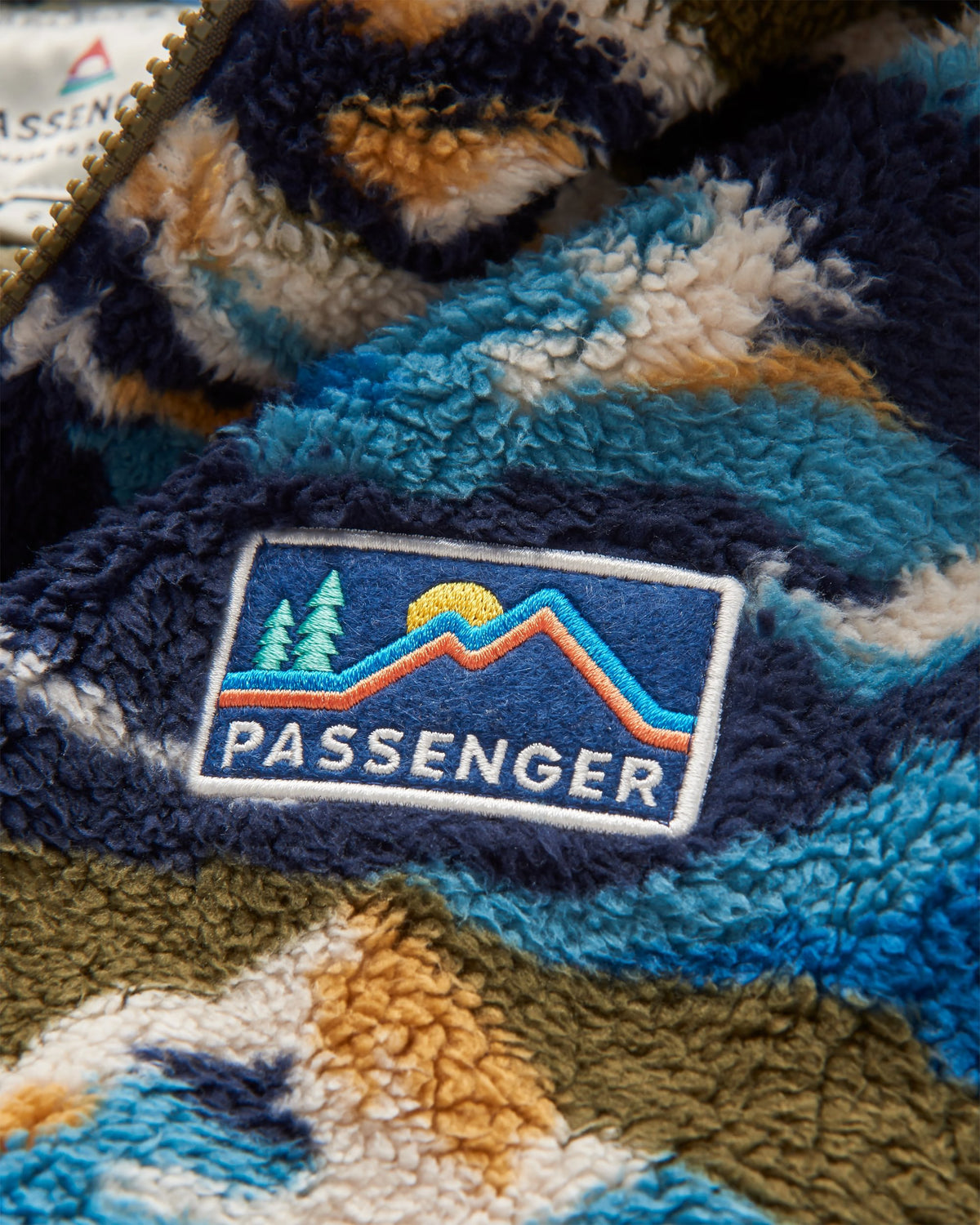 Nestling Polar-Lined Sherpa Fleece Mount Scenic Khaki – Passenger