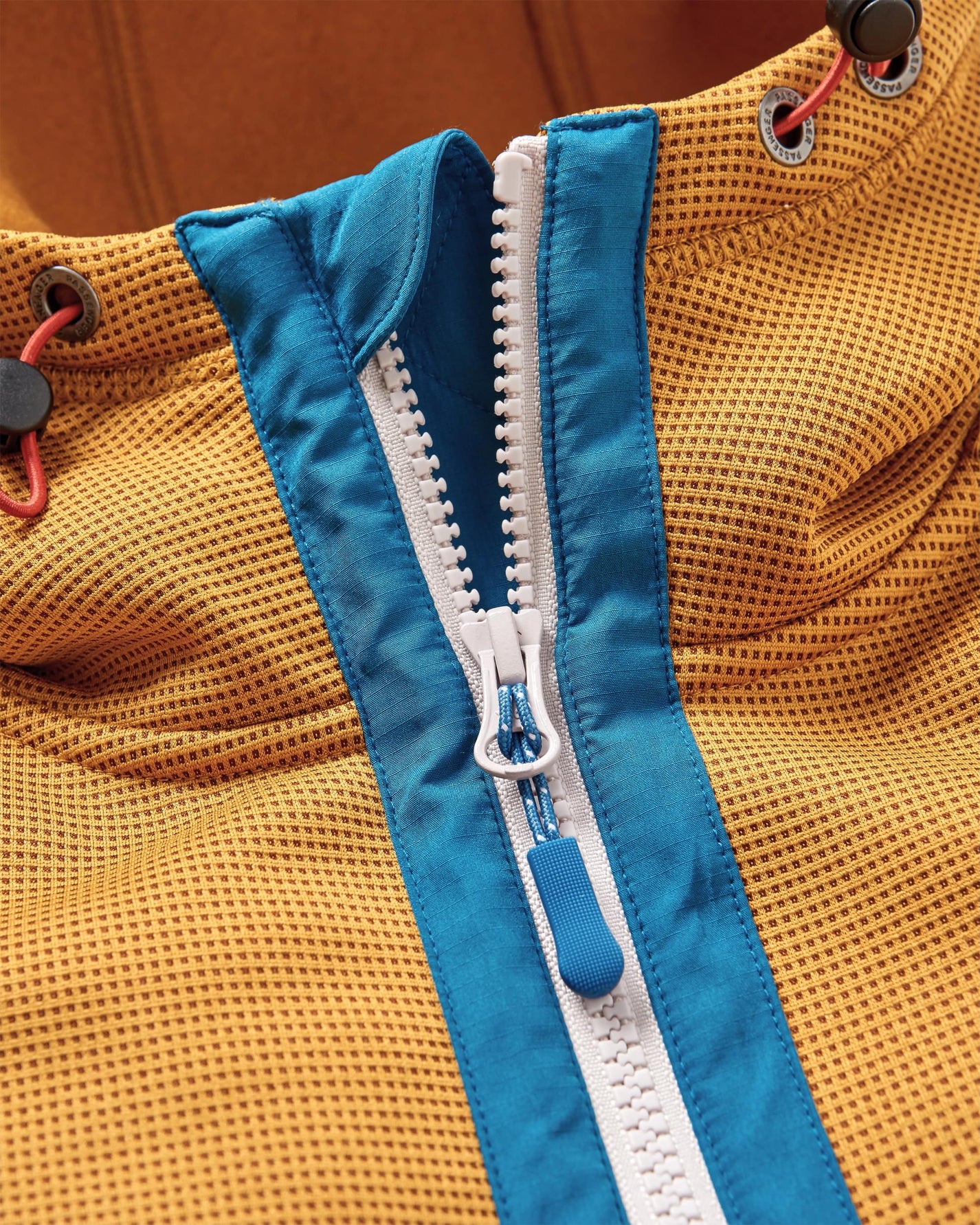 Slope Hooded Recycled Fleece Dusty Ochre – Passenger