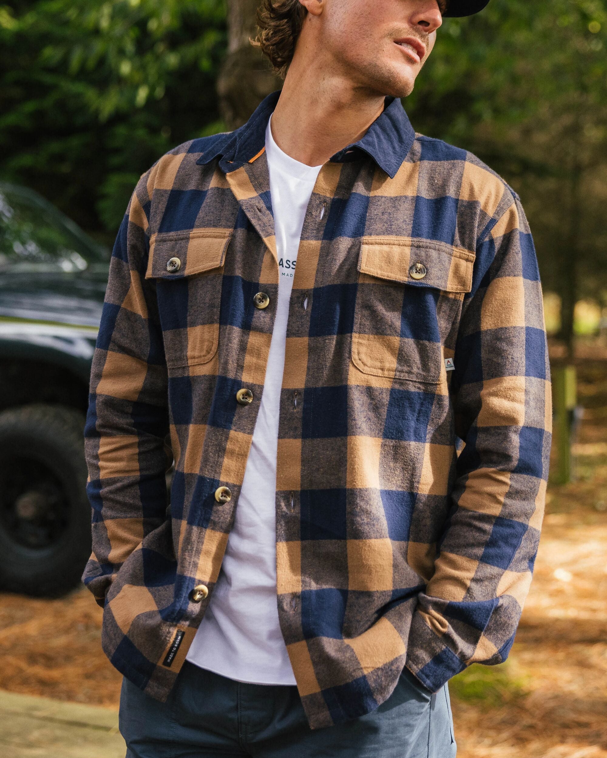 Rustic Organic Cotton Shirt Toffee/Rich Navy Buffalo – Passenger