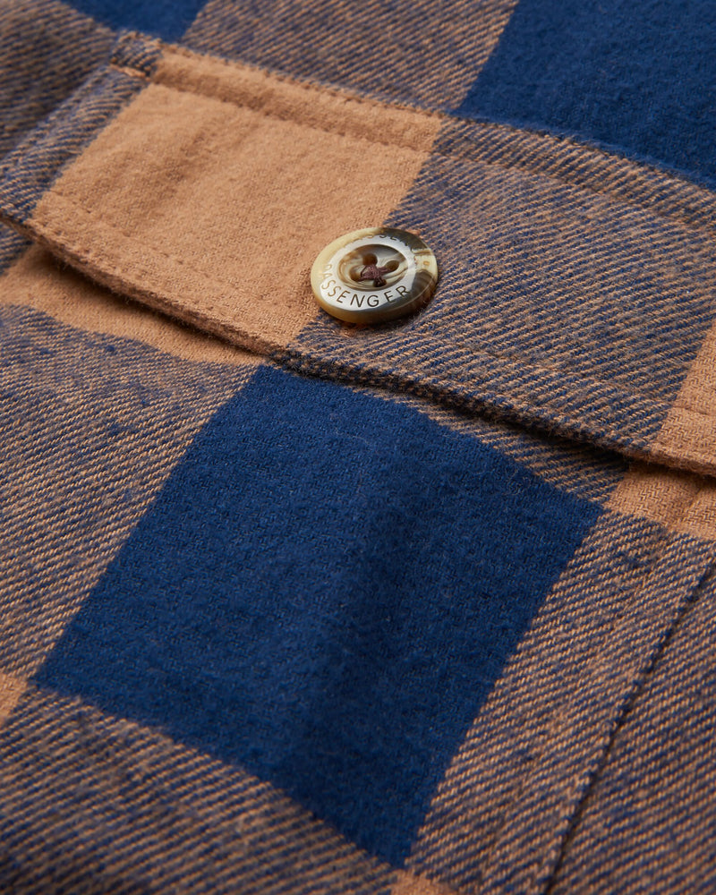 Rustic Organic Cotton Shirt Toffee/Rich Navy Buffalo – Passenger