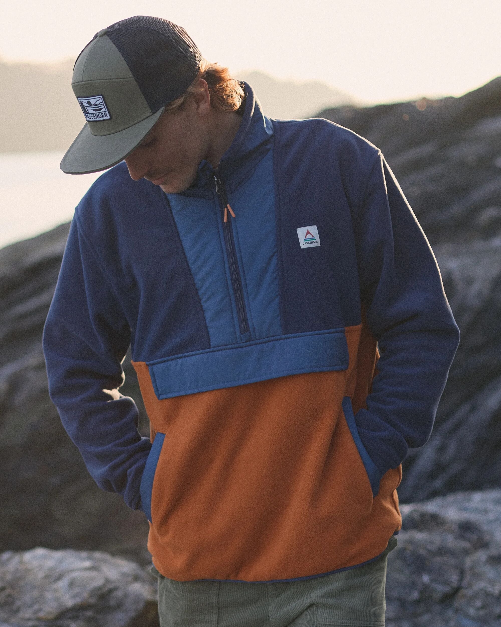 Woodland Hoodless Recycled Polar Fleece Rich Navy/Sunset Orange – Passenger
