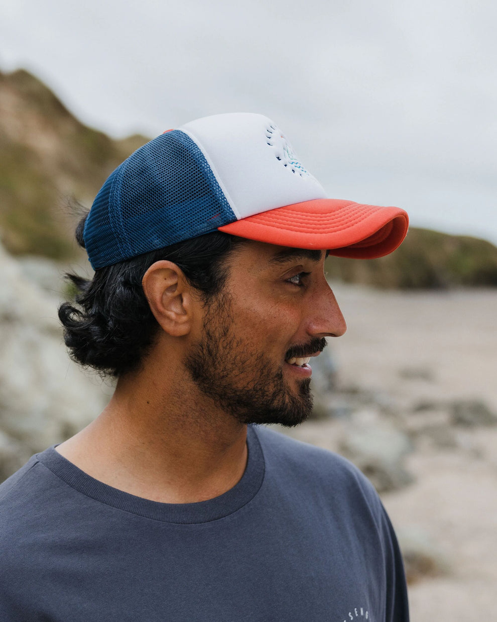 Escapism Trucker Cap Moonlight Blue/Red Spice – Passenger