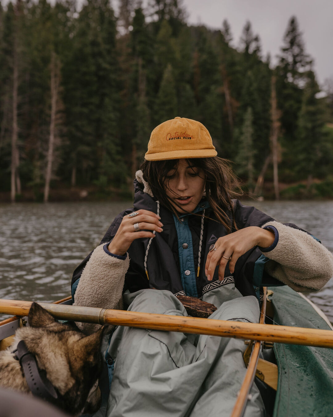 Outback Recycled Pull Over Changing Robe True Black/Pistachio – Passenger