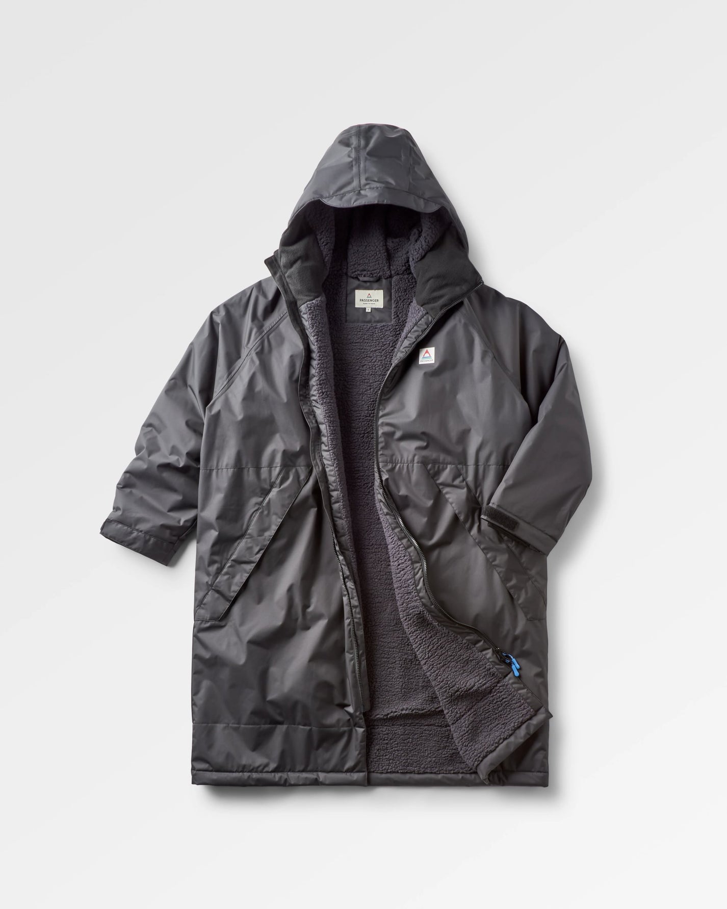 Tempest Recycled Waterproof Changing Robe Black – Passenger