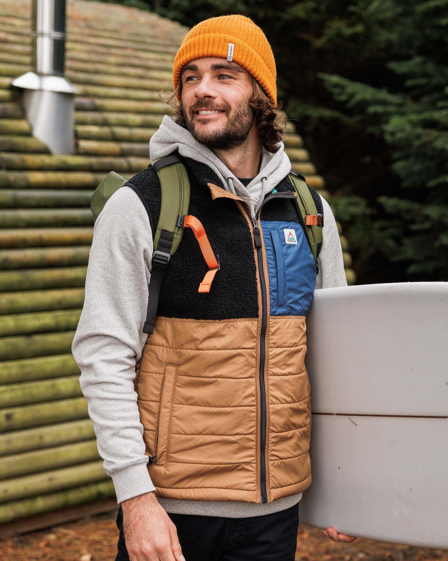 Born Explorer Recycled Polar-Lined Sherpa Vest Black – Passenger