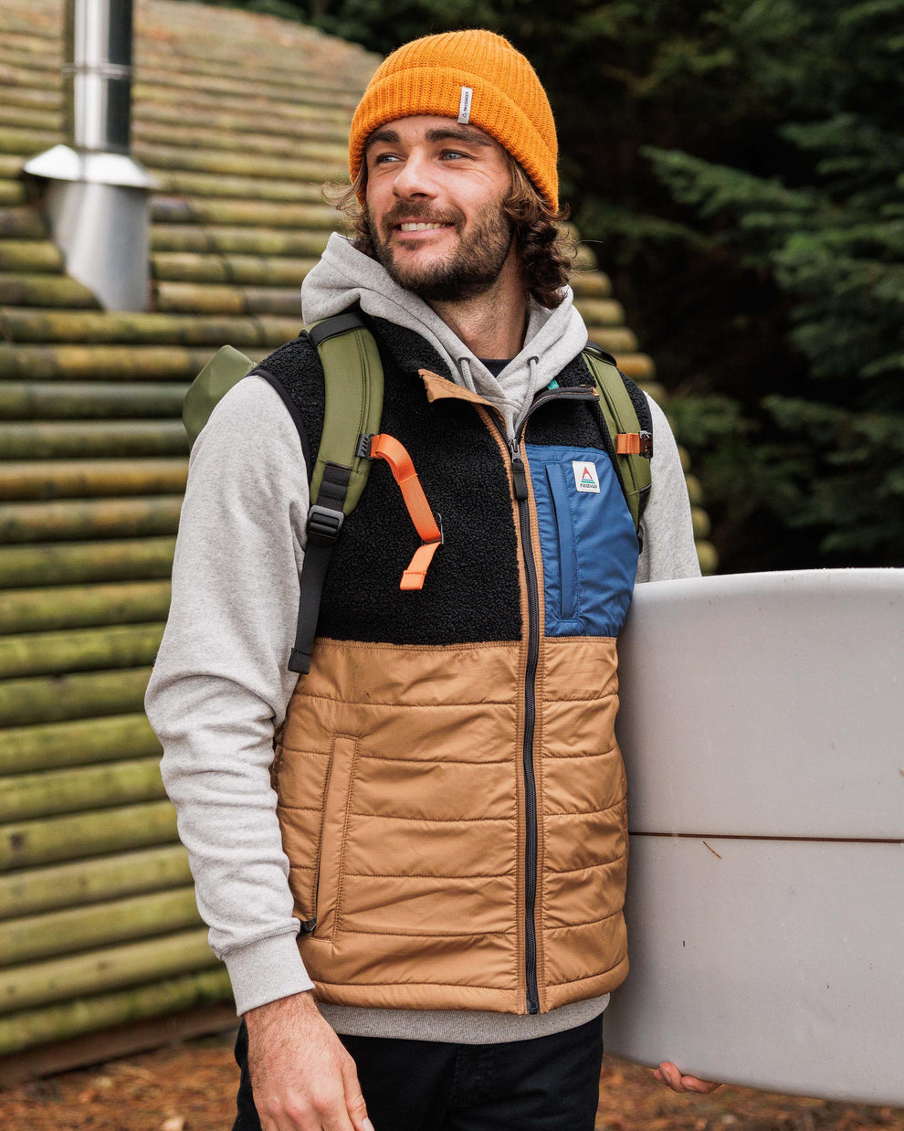 Born Explorer Recycled Polar-Lined Sherpa Vest Black – Passenger