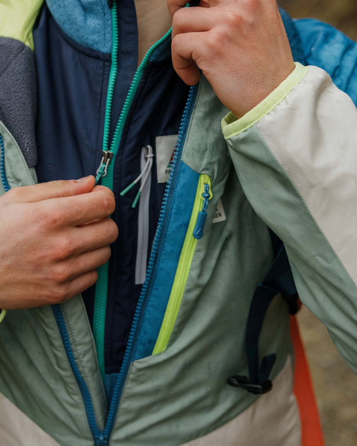 Daybreak Lightweight Recycled Thermore® Insulated Jacket Pistachio/Blue ...