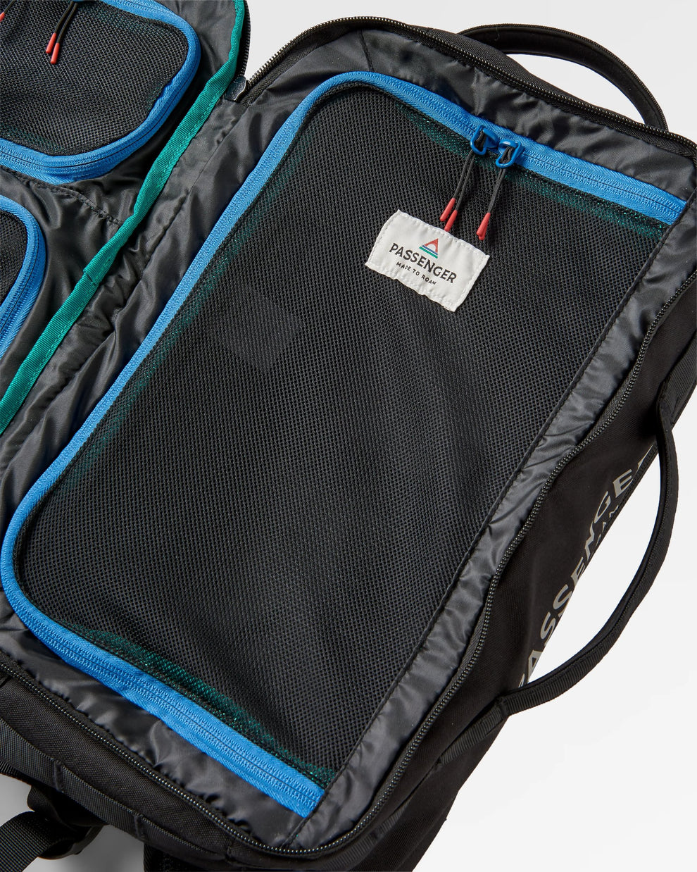 Stratos Duffel Backpack Black – Passenger