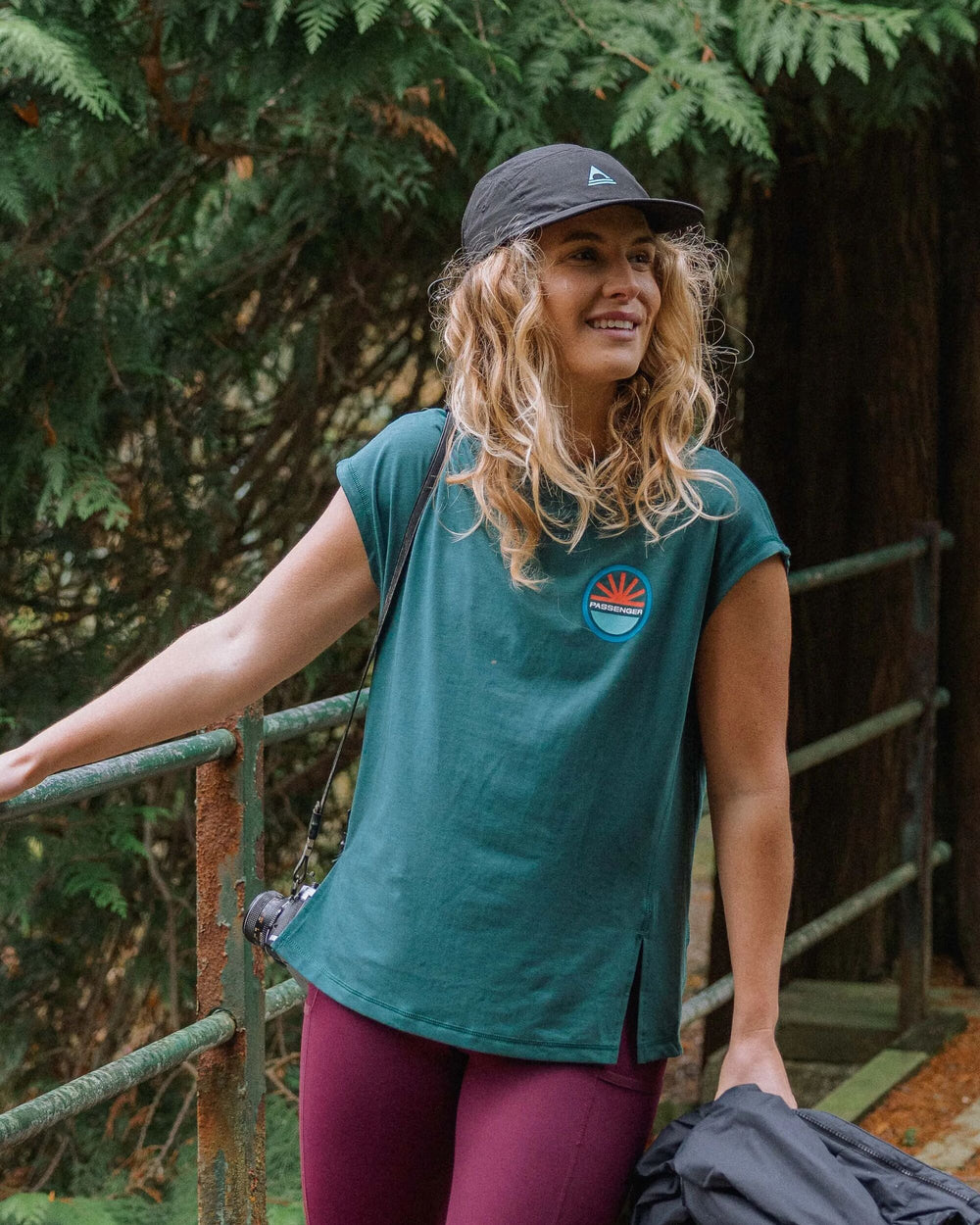 Chase The Light Drirelease® Active T-Shirt Deep Ocean – Passenger