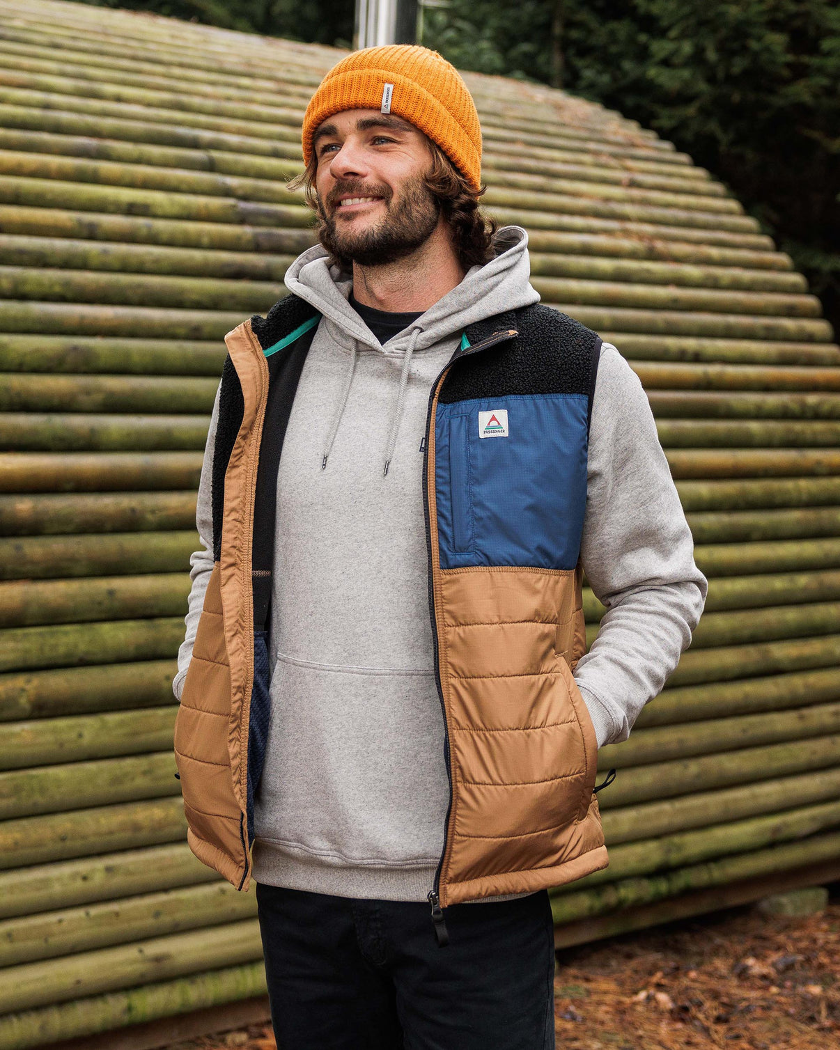 Born Explorer Recycled Polar-Lined Sherpa Vest Black – Passenger