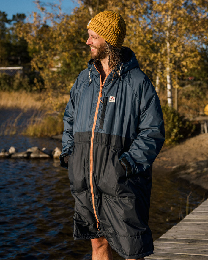 Waves Sherpa Lined Changing Robe Dark Denim/ Deep Navy – Passenger