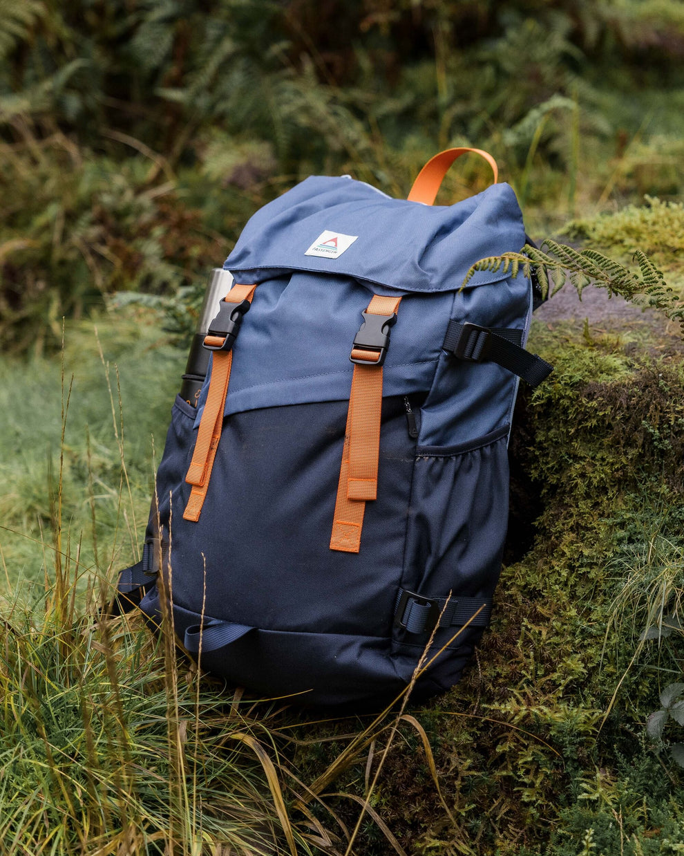 Boondocker Recycled 26L Backpack Dark Denim/ Deep Navy – Passenger