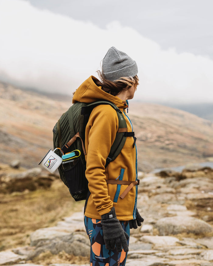 Slope Hooded Fleece Dusty Ochre – Passenger