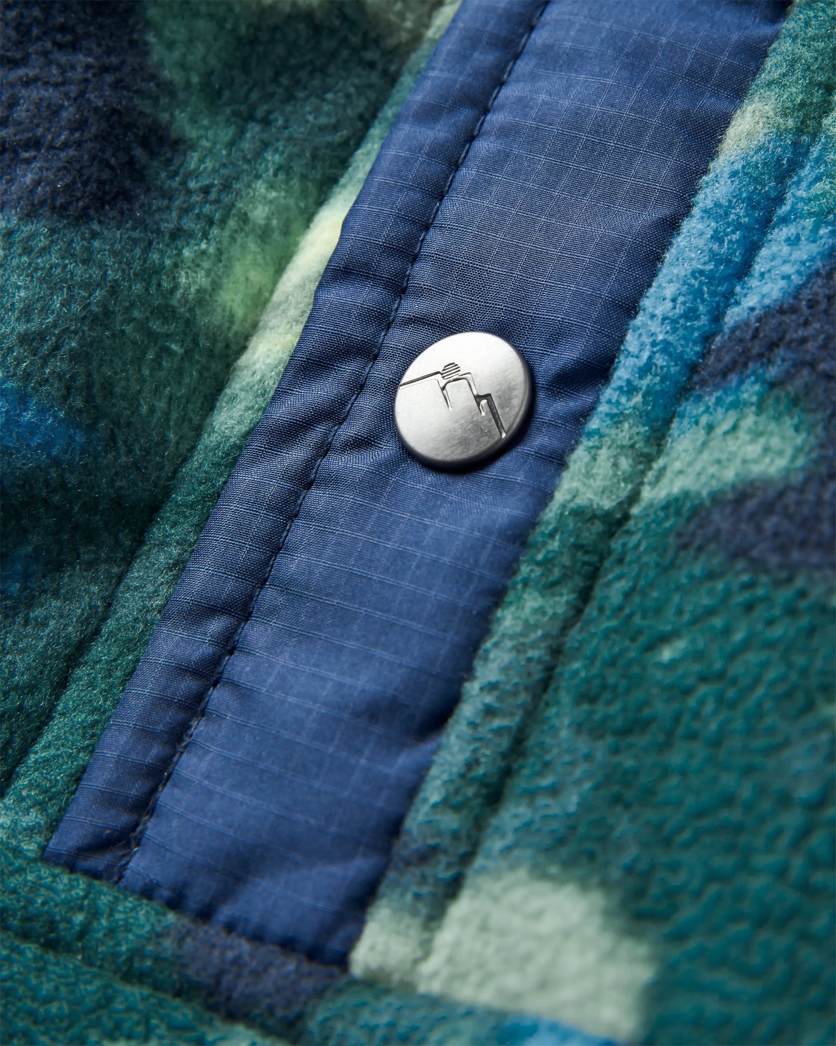 Adrift Recycled Polar Fleece Alpine Camo Rain Forest – Passenger