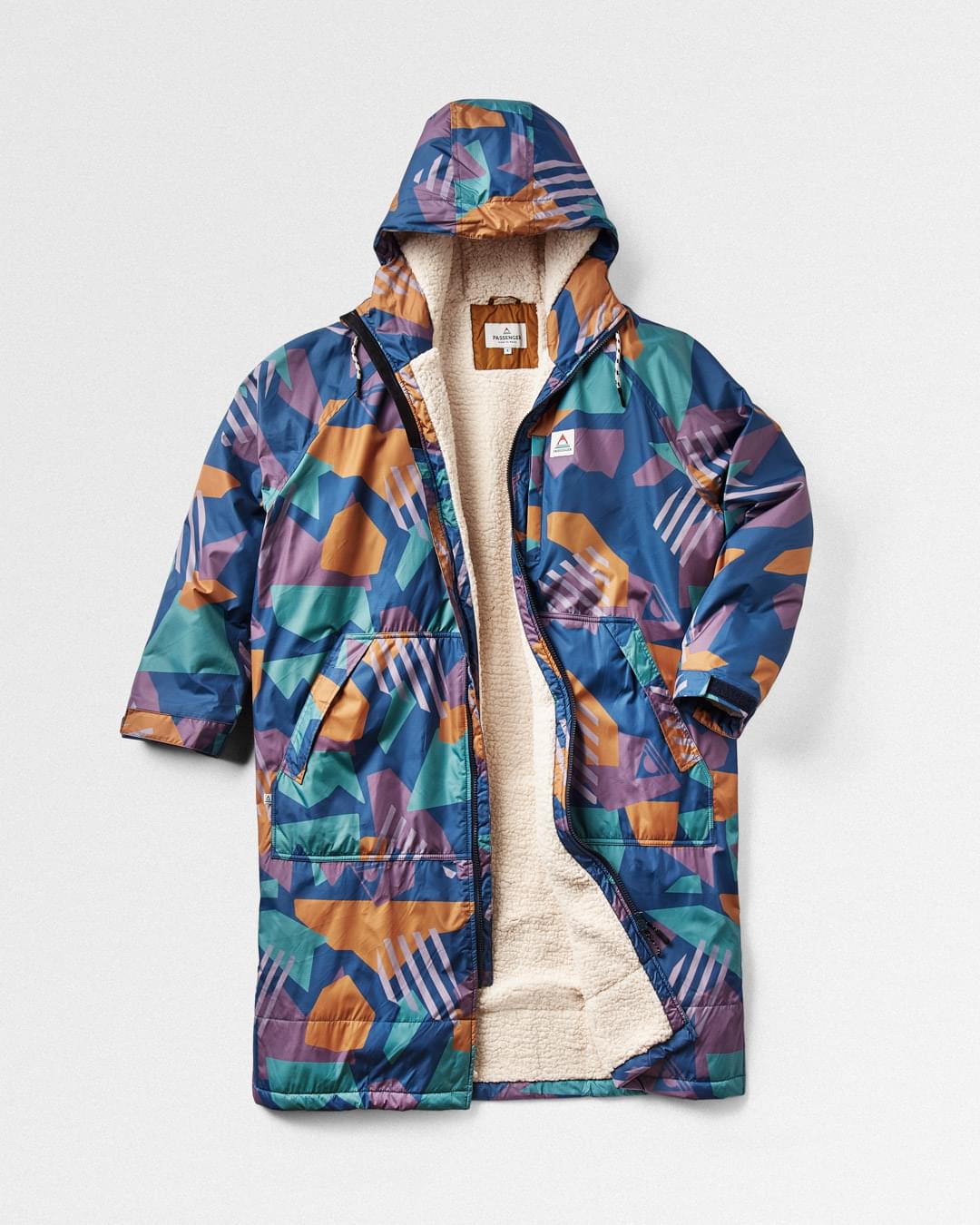 Waves Recycled Sherpa-Lined Changing Robe Deep Blue Camo Pattern ...
