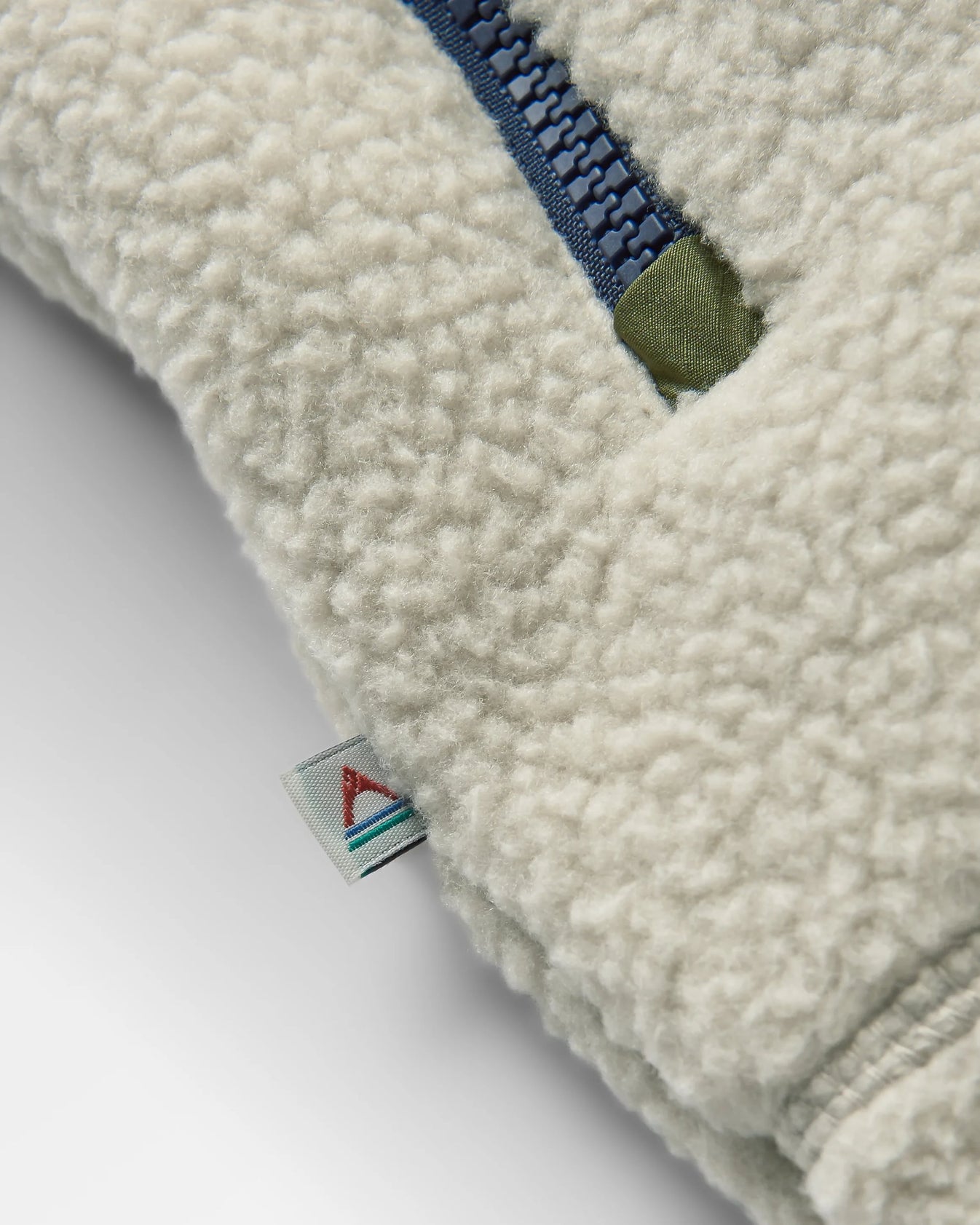 Offgrid Recycled Sherpa Fleece Vest Oatmeal/Khaki – Passenger