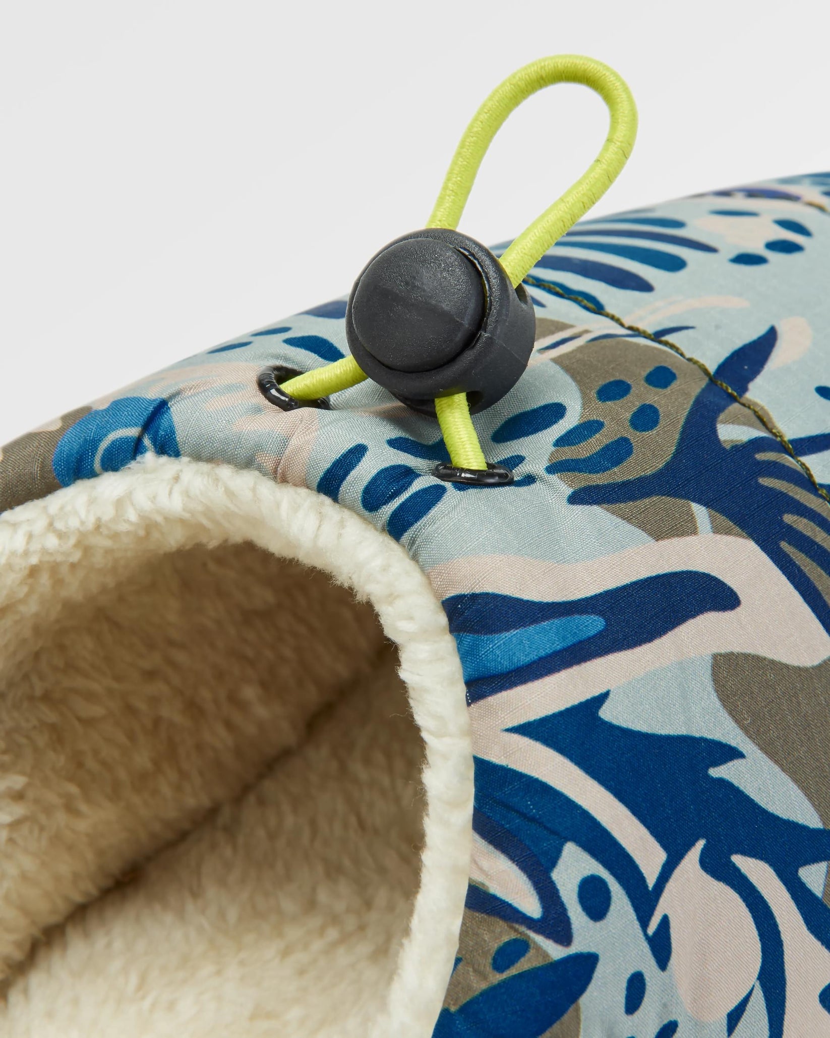 Step Out Slipper Abstract Seaweed Pistachio – Passenger