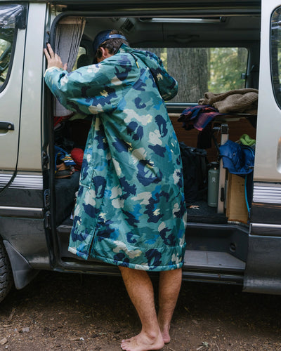 Waves Sherpa Lined Changing Robe Alpine Camo Rain Forest – Passenger