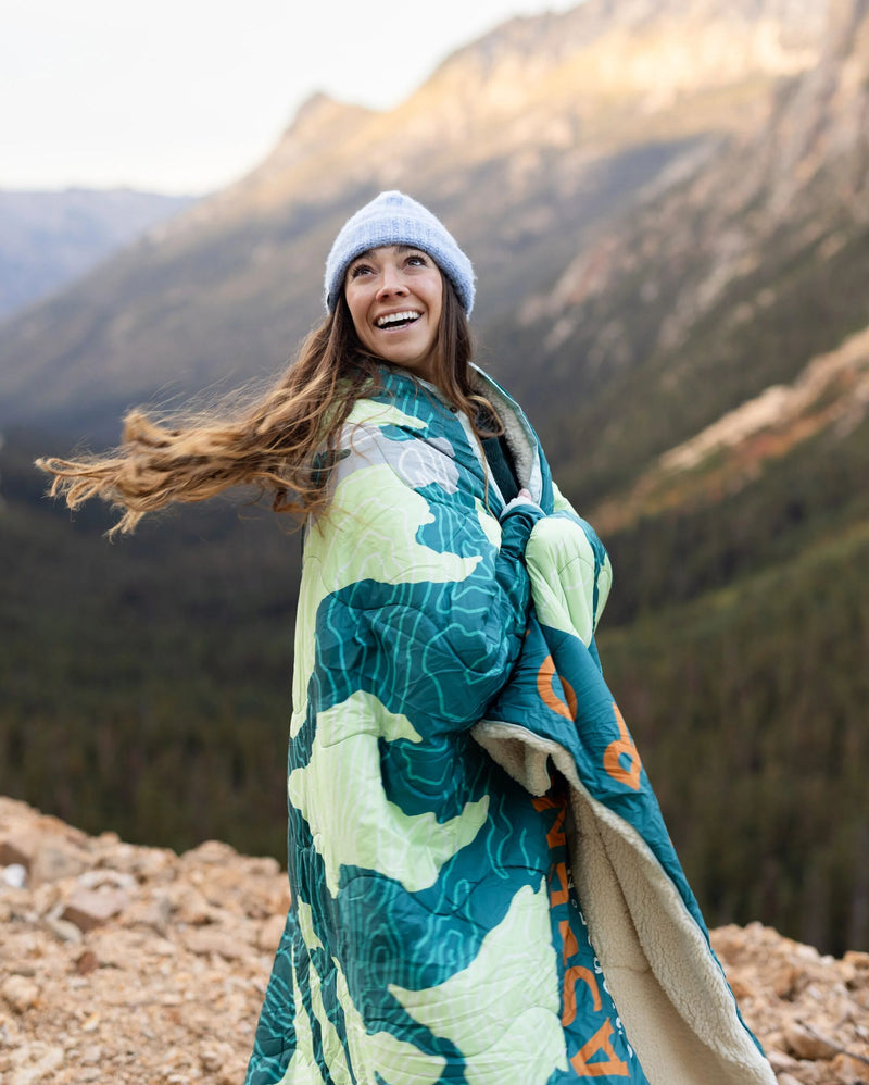 Cabin Sherpa Blanket Abstract Mountain Green – Passenger
