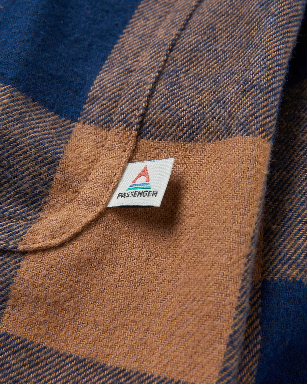Rustic Organic Cotton Shirt Toffee/Rich Navy Buffalo – Passenger