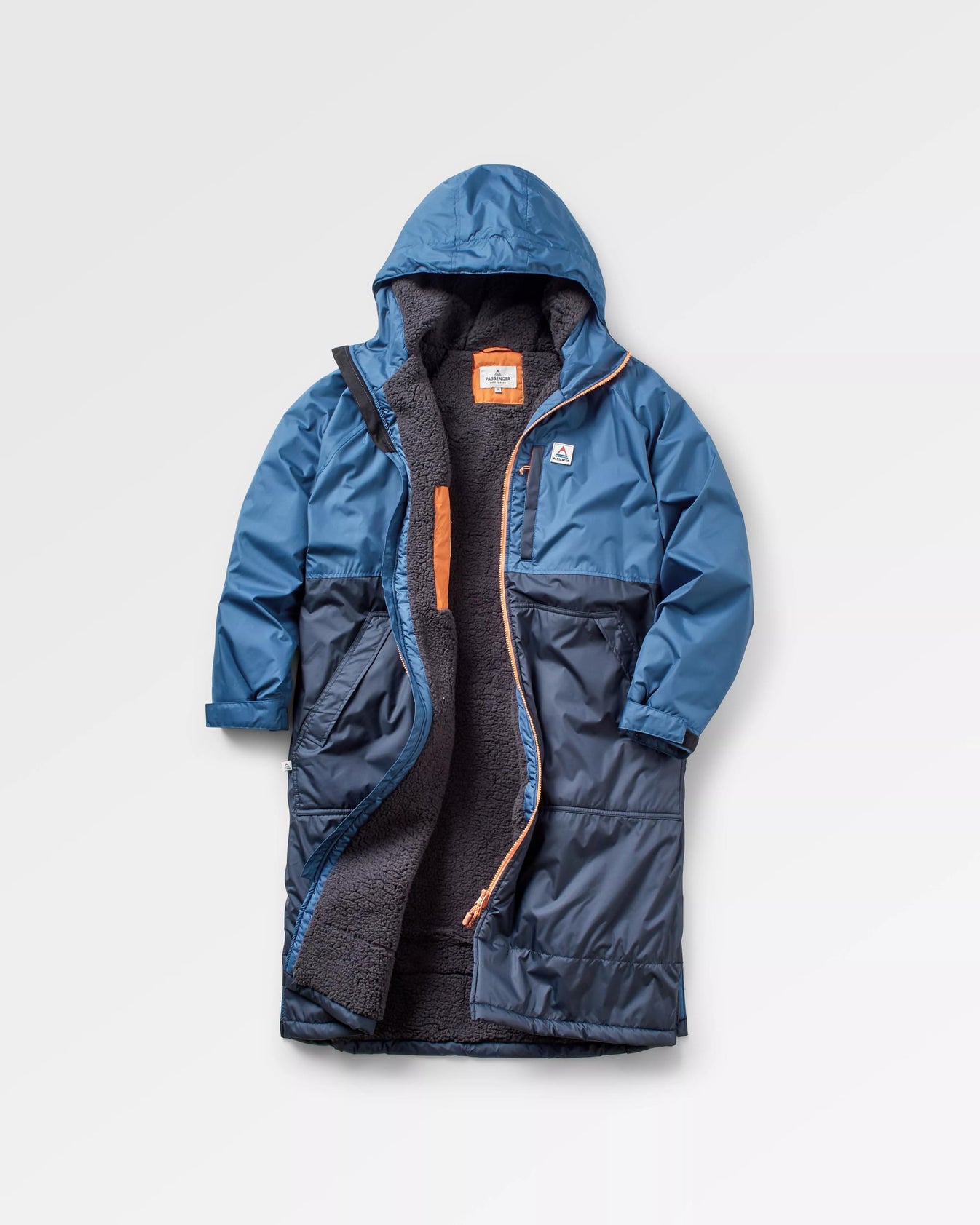 Waves Recycled Sherpa Lined Changing Robe Dark Denim/ Deep Navy – Passenger