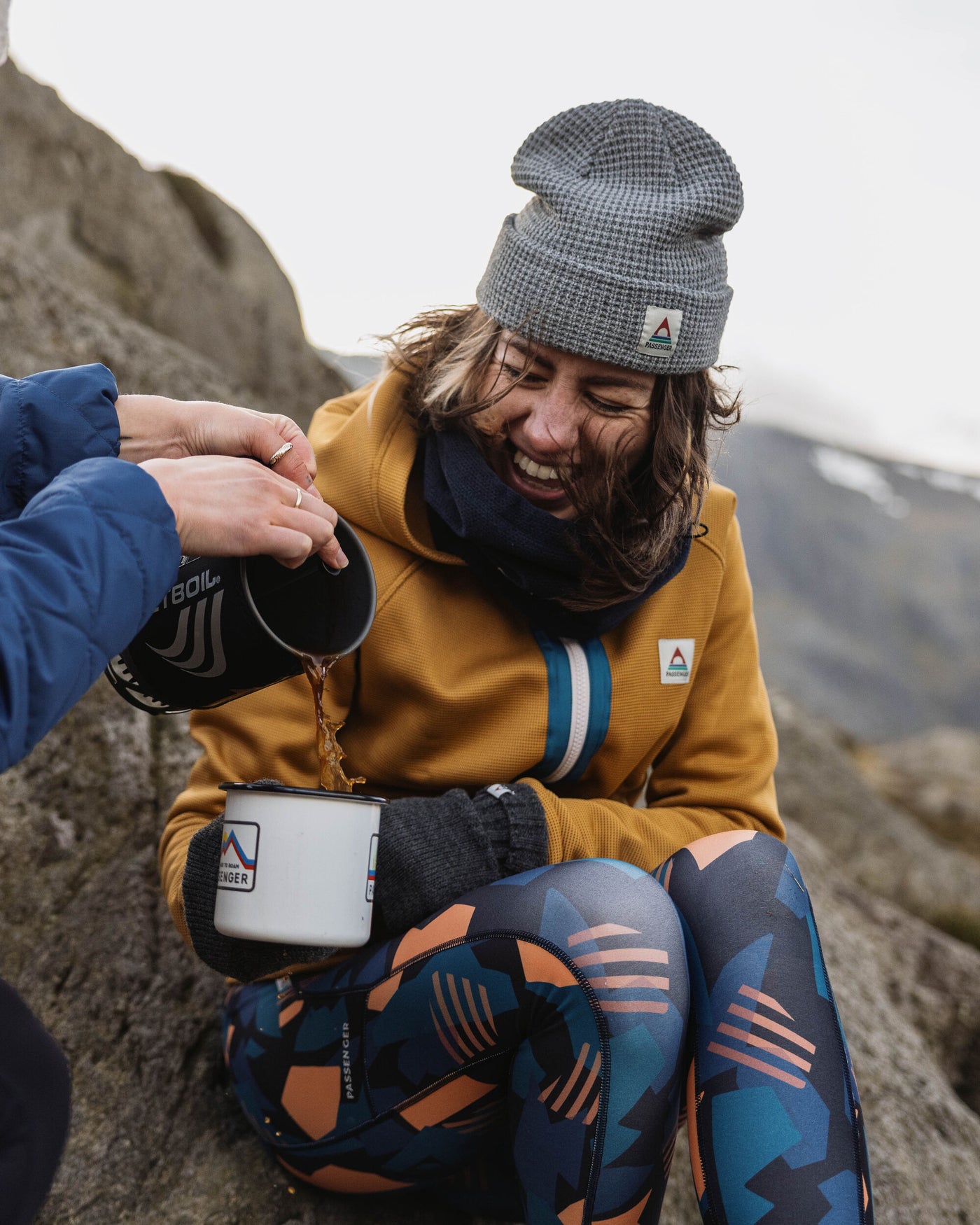 Slope Hooded Fleece Dusty Ochre – Passenger