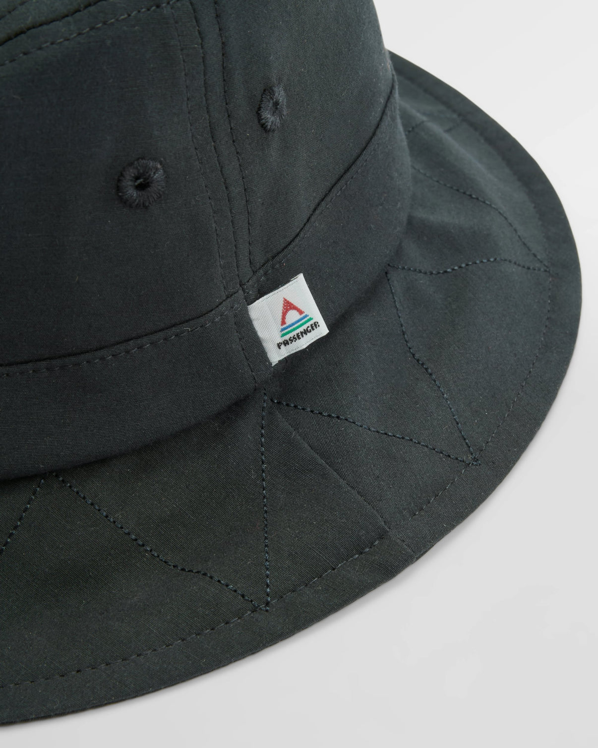 Shaded Organic Bucket Hat Black – Passenger