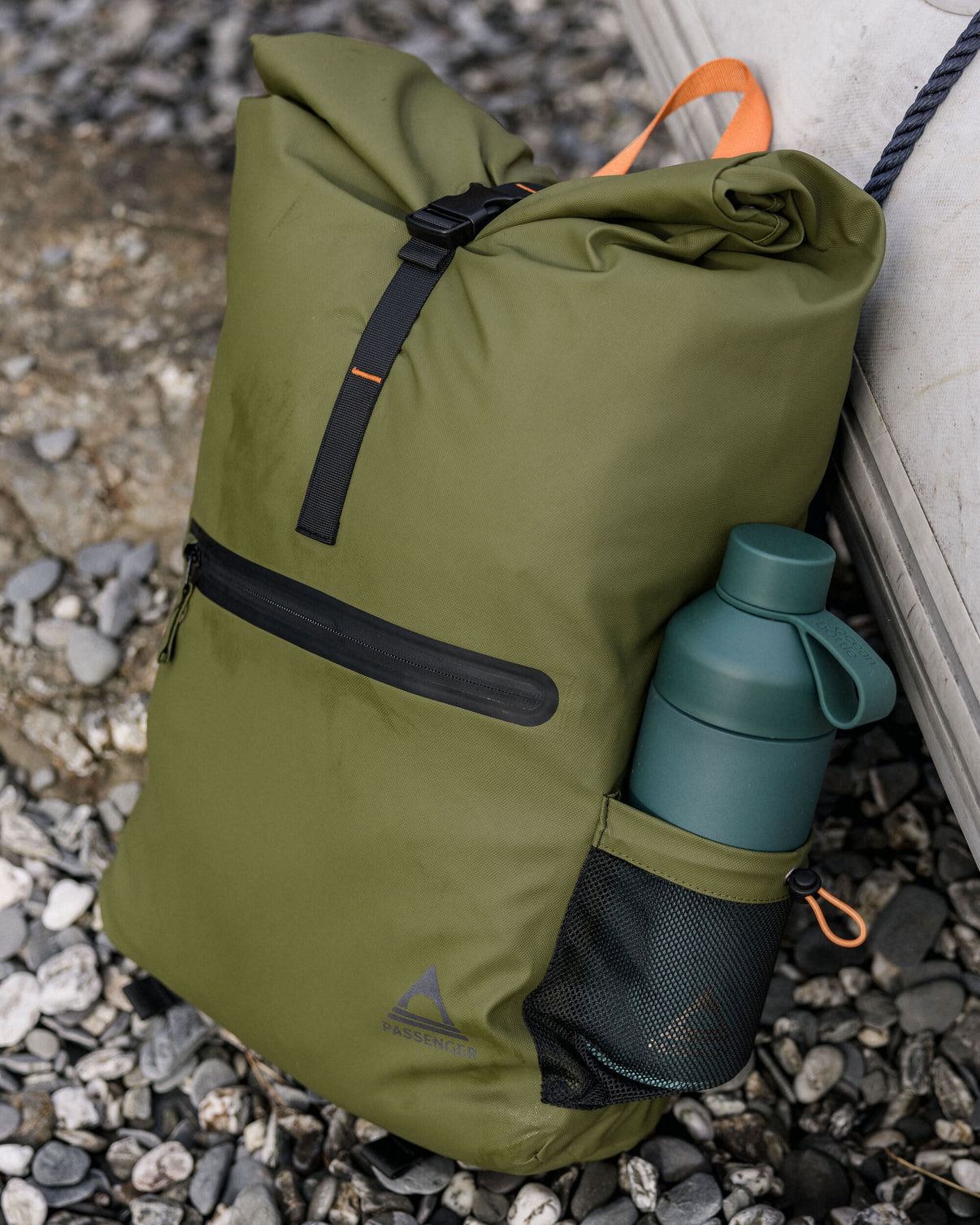 Crossing Roll Top Backpack True Black/ Khaki – Passenger