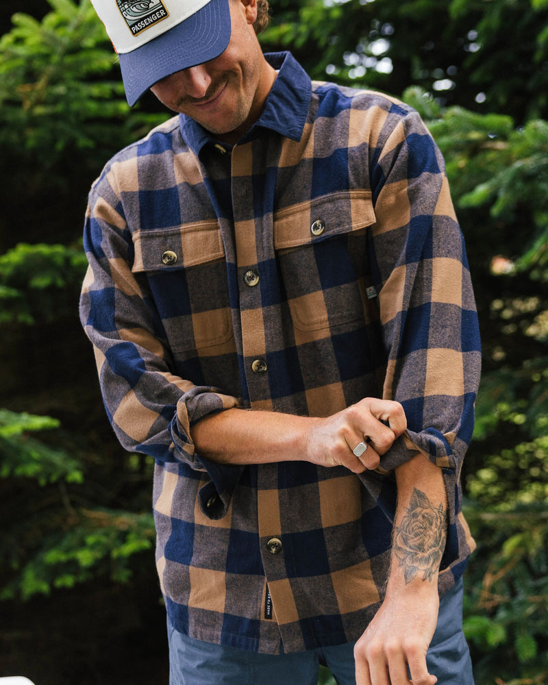 Rustic Organic Cotton Shirt Toffee/Rich Navy Buffalo – Passenger