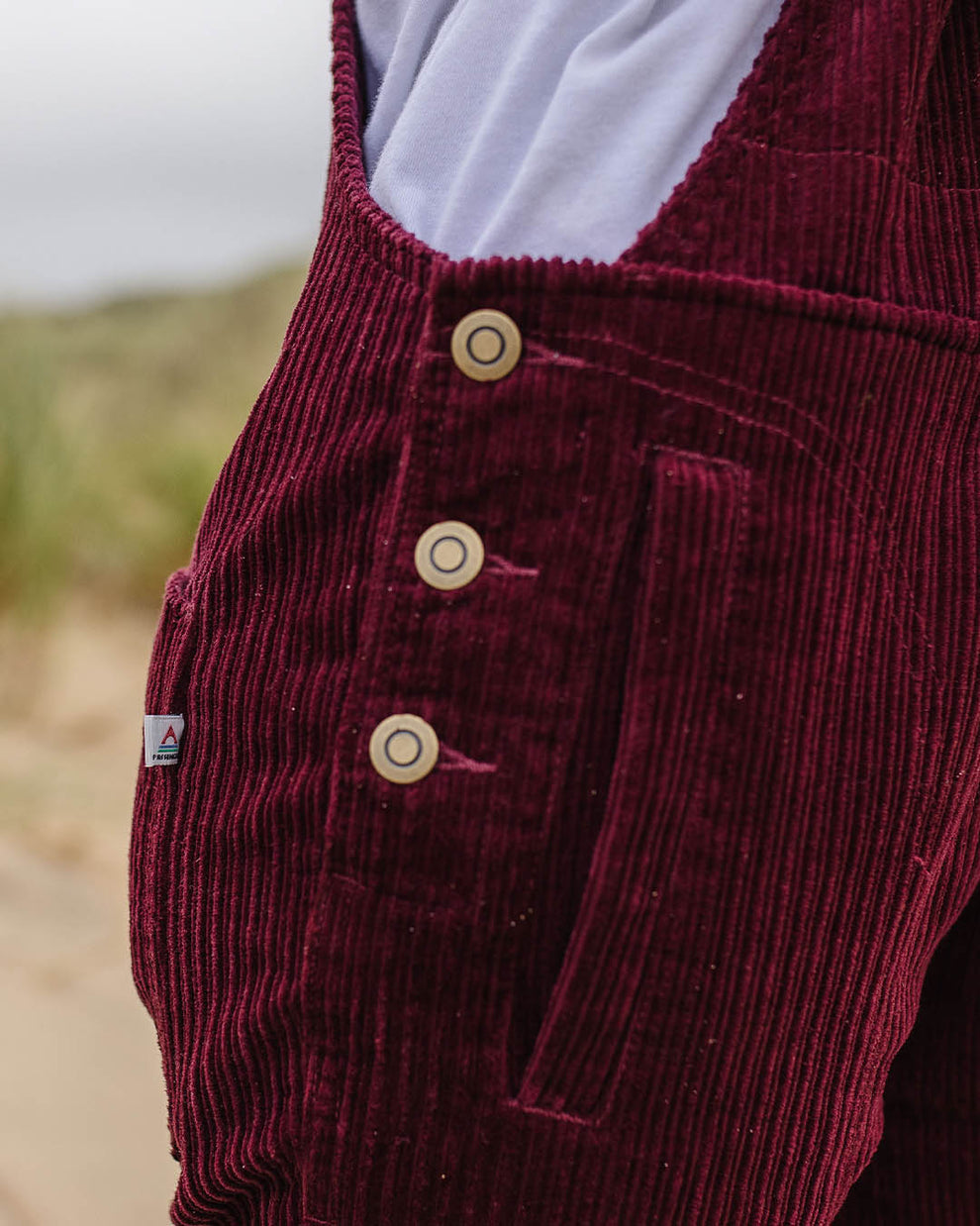 Tiaga Cord Dungarees Windsor Wine – Passenger