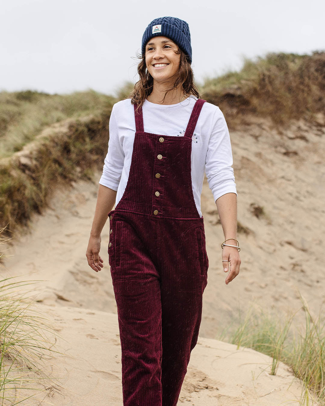 Tiaga Cord Dungarees Windsor Wine – Passenger
