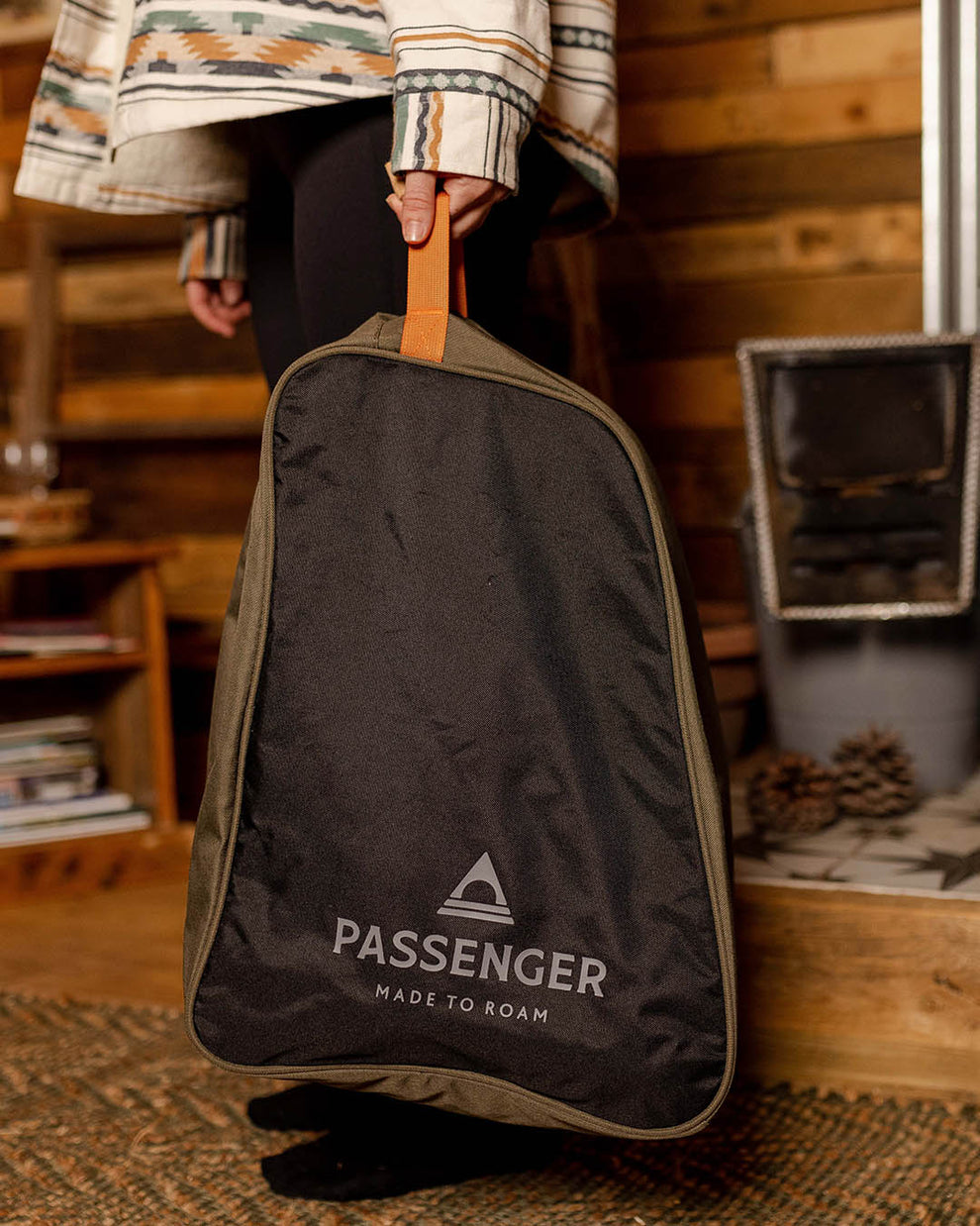 Explore Recycled Boot Bag Black/ Khaki – Passenger